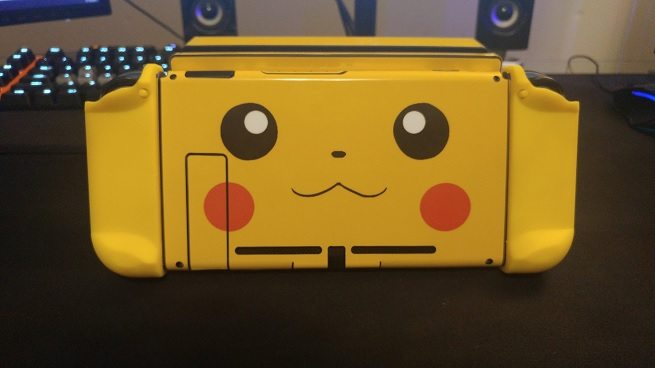 Una nuova ed elettrizzante personalizzazione di Nintendo Switch a tema ...