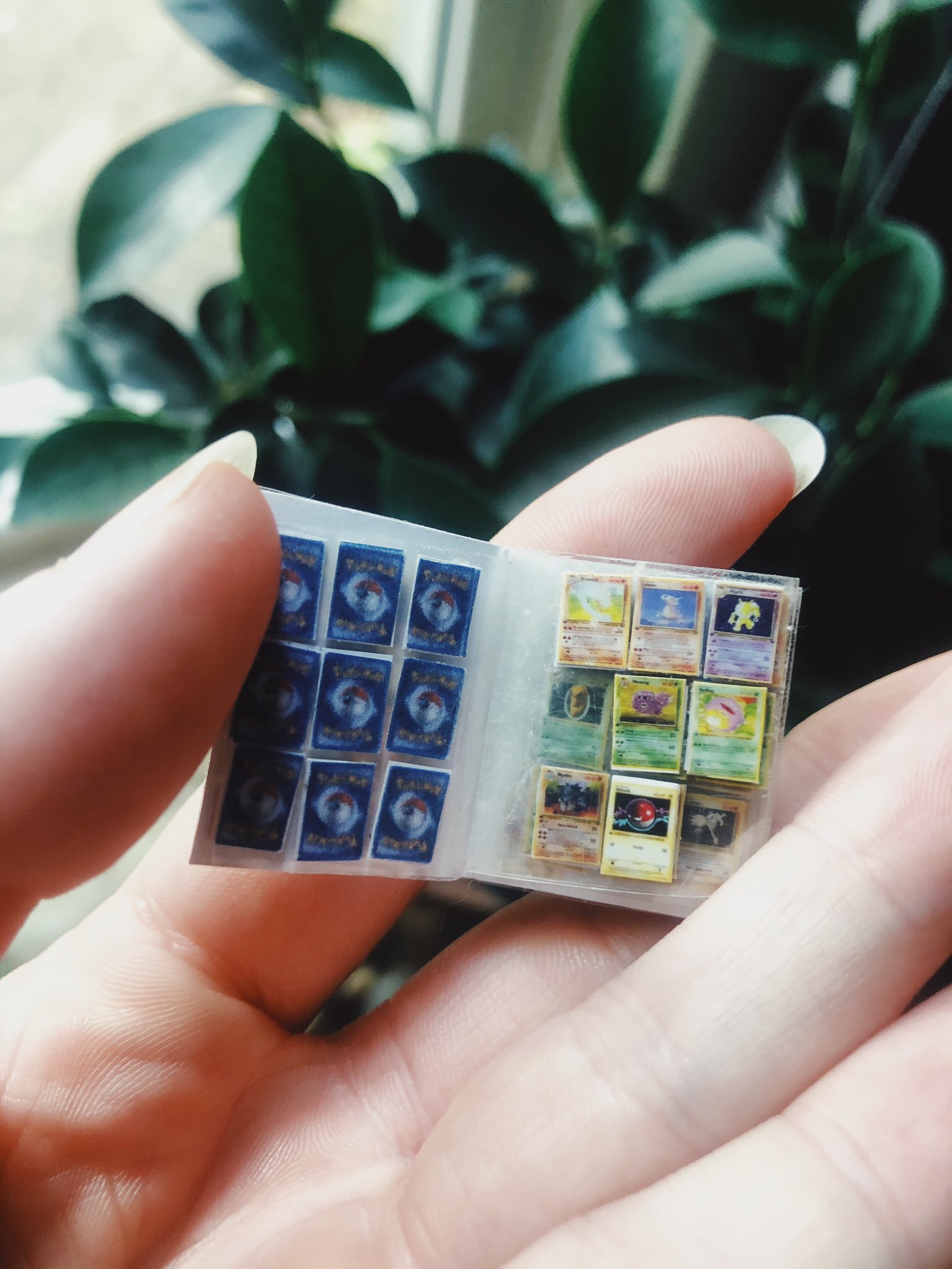 Una fan realizza delle mini carte Pokémon - Pokémon Millennium